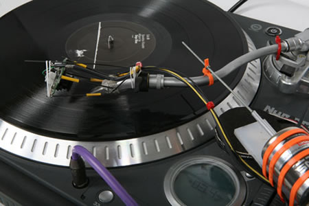 Remote controlled DIY Turntable pilot