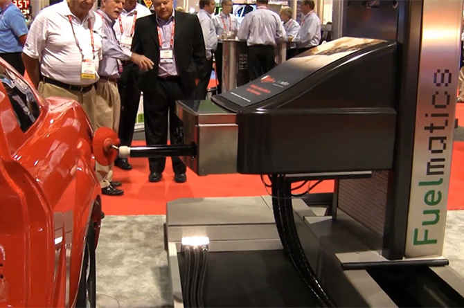 Automatic fuel-filling robot tops up cars quickly and efficiently ...